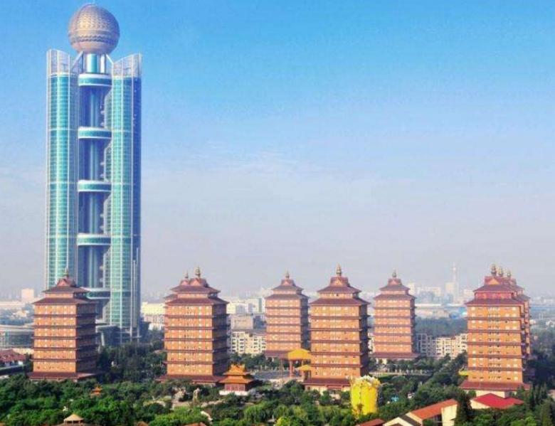 Huaxi Village, "the first village in the world", has a debt of nearly ...