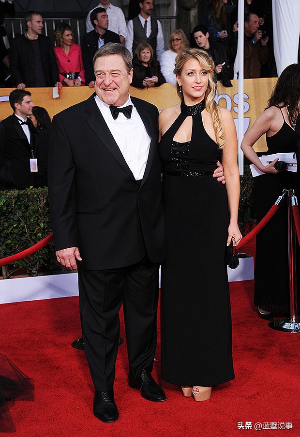 The beautiful daughter of the famous Hollywood movie star John Goodman ...