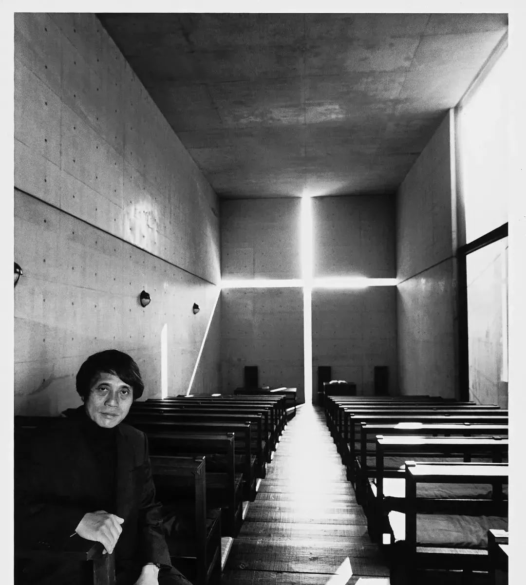 A "giant black" building has been discovered in Osaka, Japan!From Tadao ...