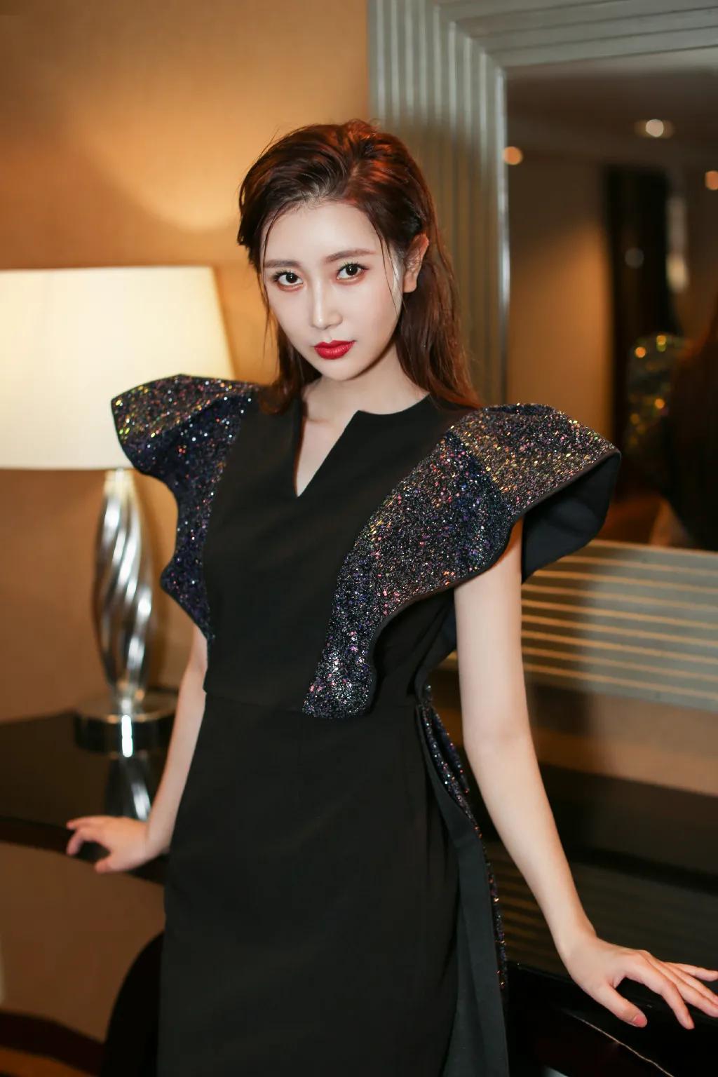 Sexy photos of Chu Yue - iNEWS