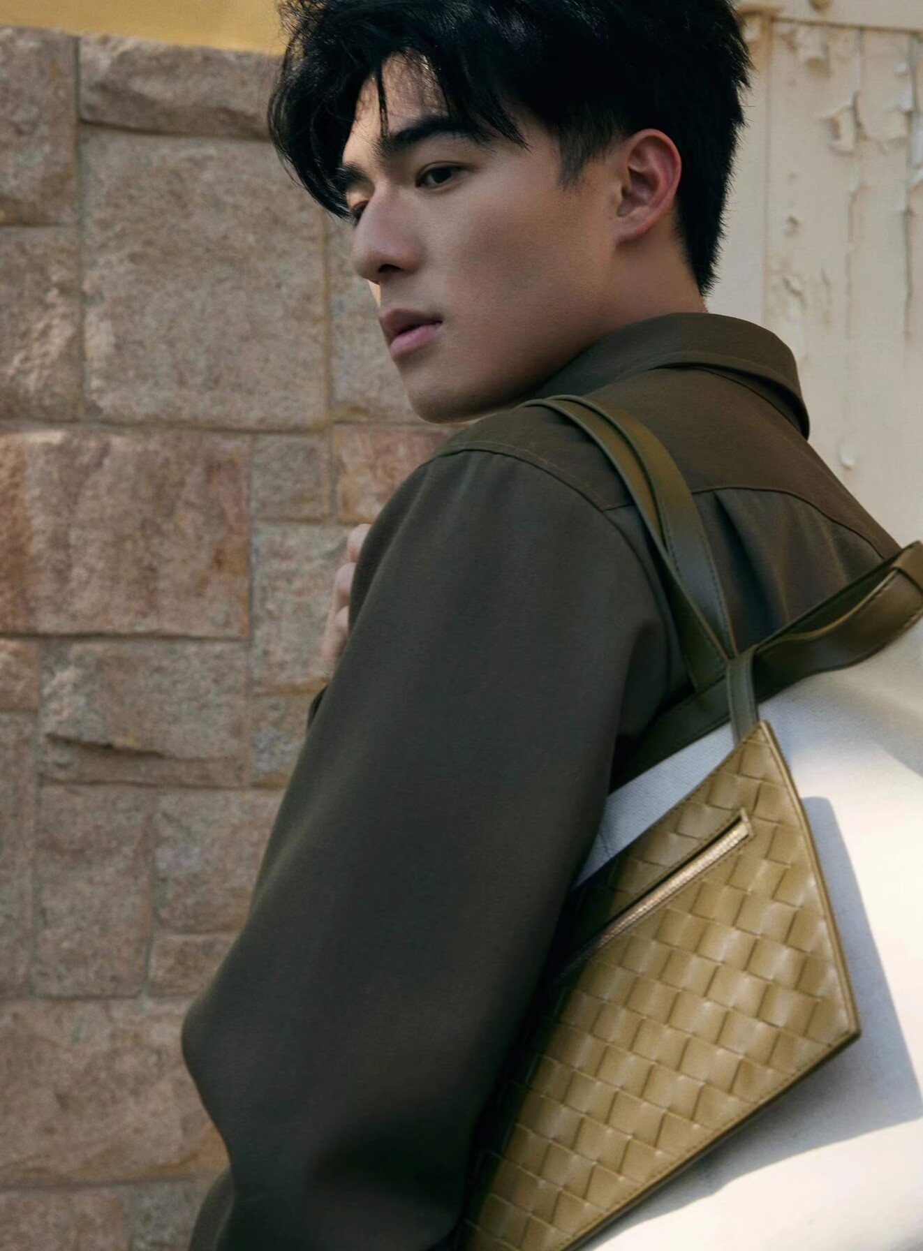 Young actor Chen Haosen performed BOTTEGA VENETA Qixi Festival - iNEWS