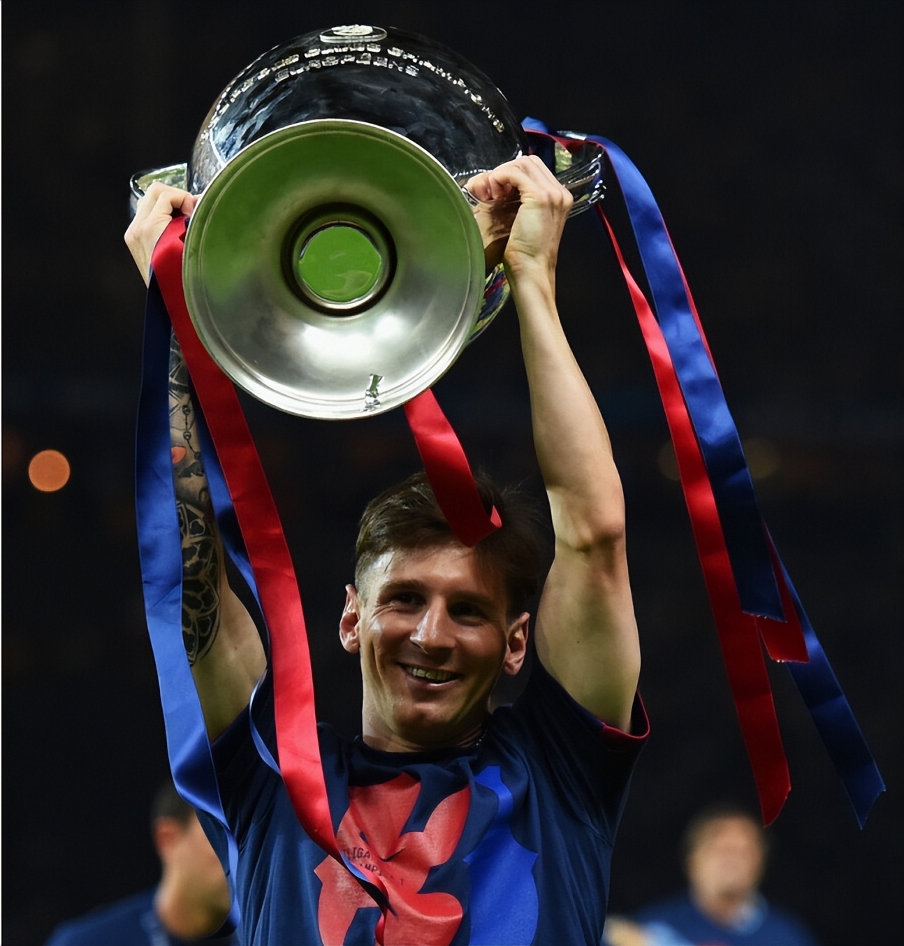 Messi, who has received an astonishing annual salary of more than 700 ...