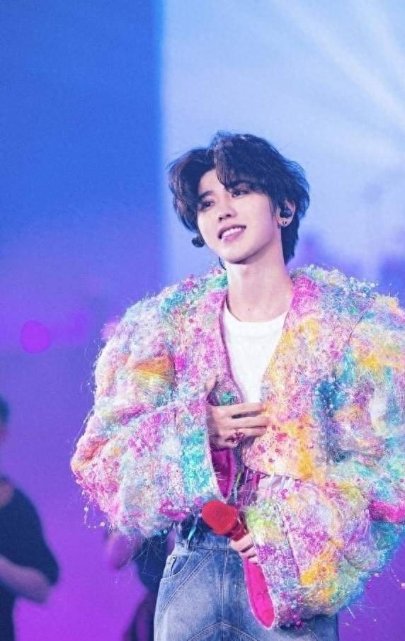Exclusive] Cai Xukun held a concert in Kuala Lumpur, and responded to the controversy in his ...