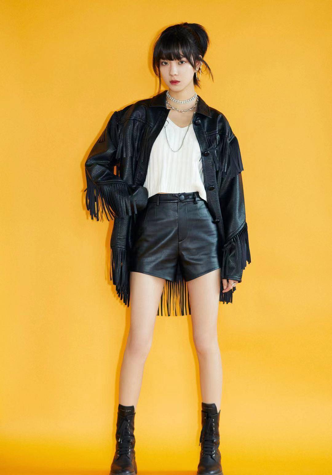 Zhuang Dafei's fresh and playful photos show gentle and romantic charm ...