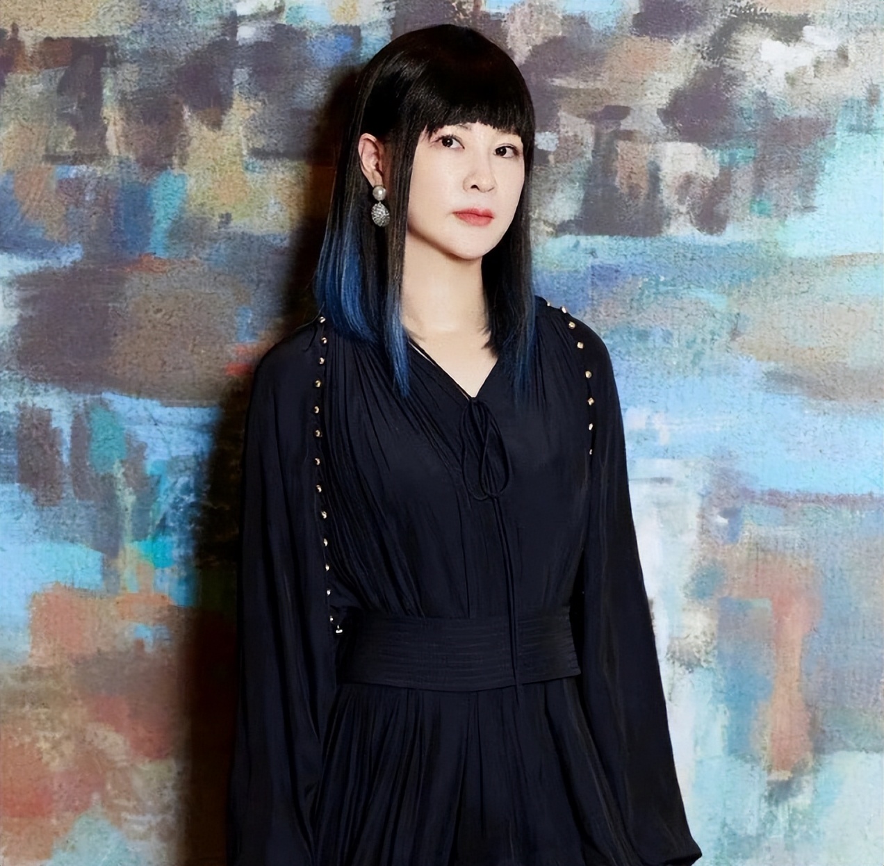 "Entertainment godmother" Du Hua: resources are better than artists ...