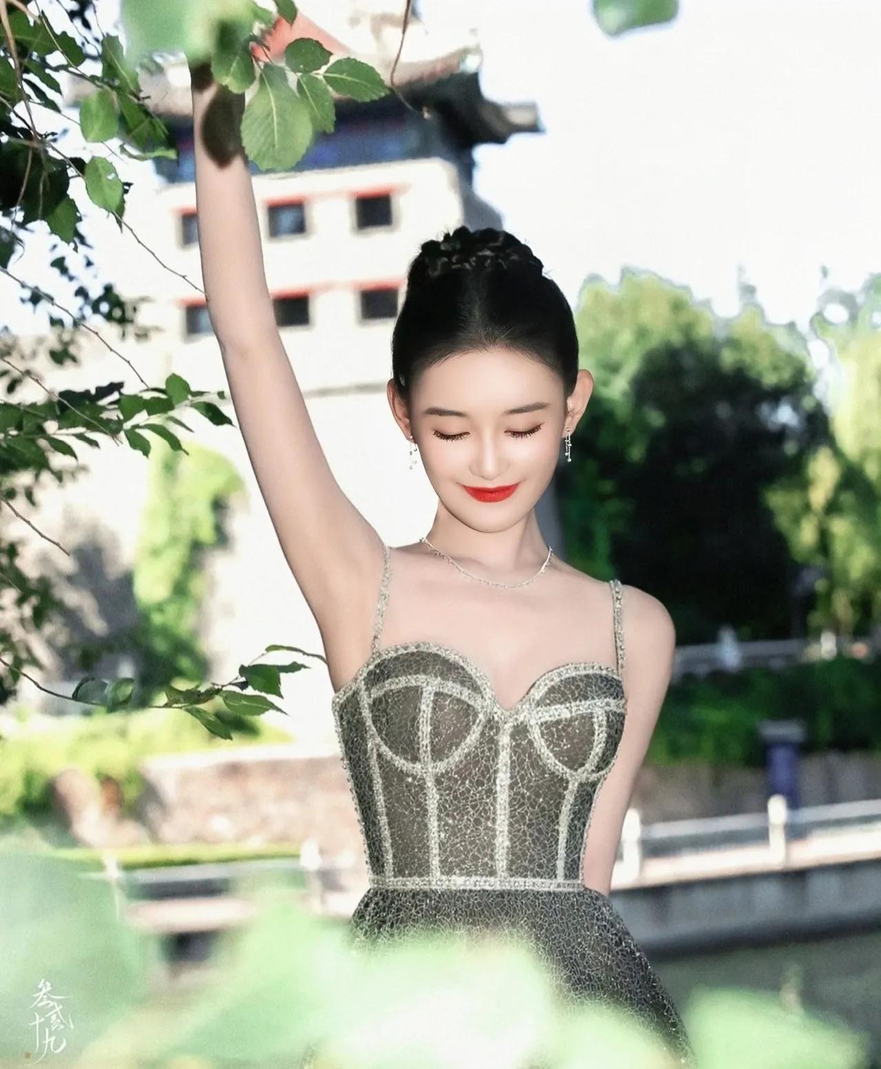 Jiang Yiyi - the sweet, lovely and energetic heroine - iMedia