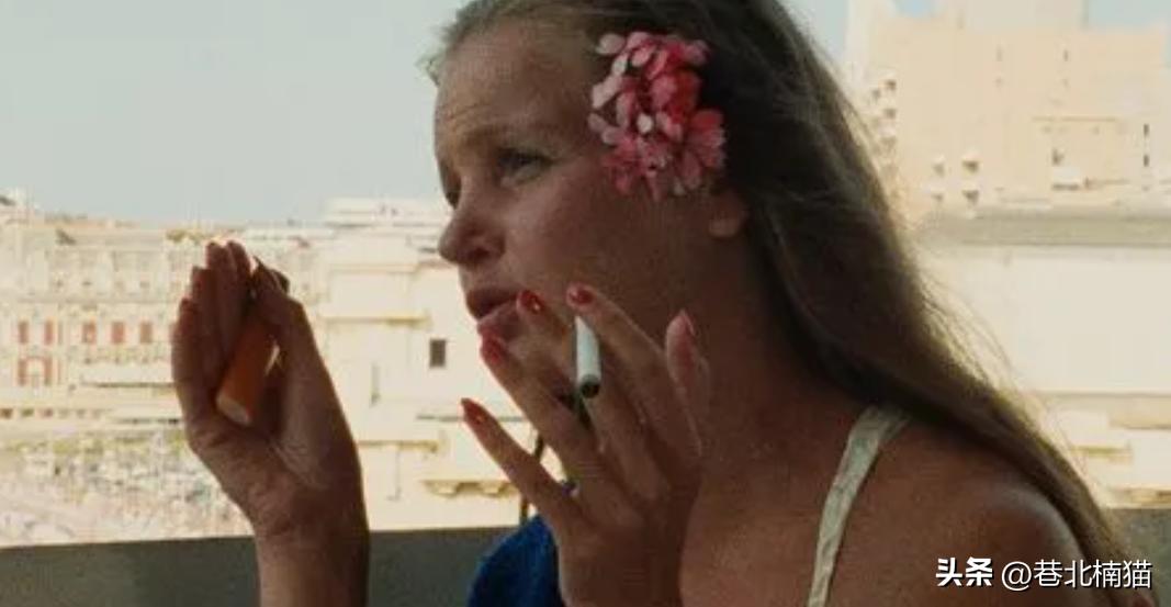 What is the unique color combination of "Green Light"? The color ...