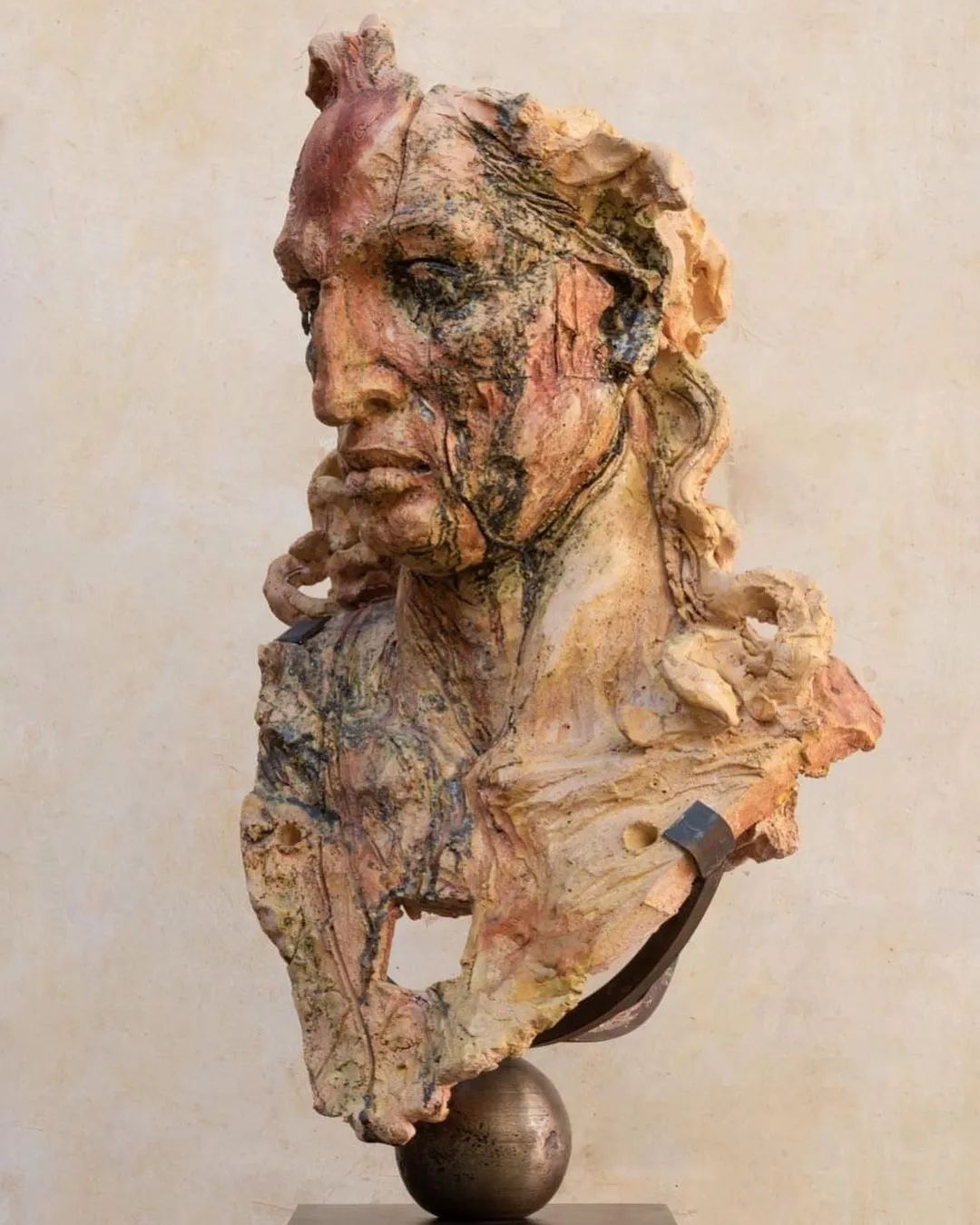Javier Marin is so expressive!Spectacular and mysterious sculpture - iNEWS