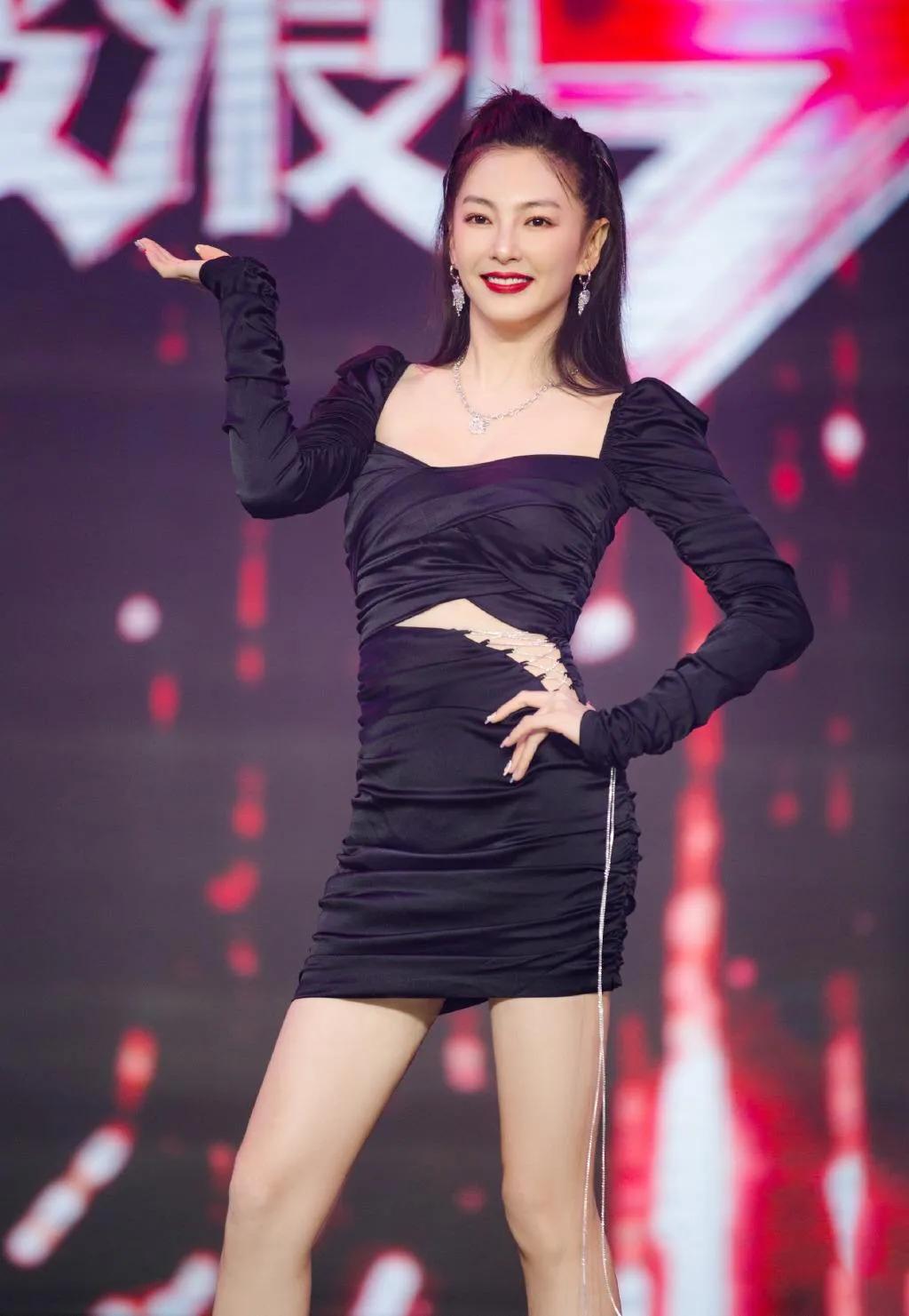 Zhang Yuqi appeared in transparent tulle, with a firm face and no fat ...