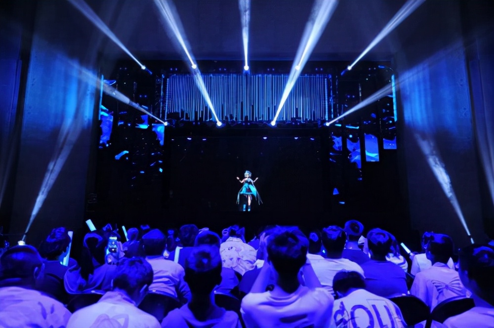 Is Luo Tianyi a real person or a robot to interpret the first Chinese ...