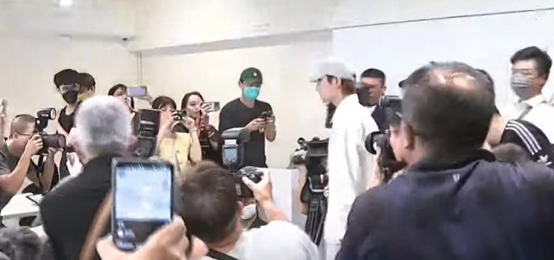 Aaron Yan raided the press conference, apologized to Yao Le and burst ...