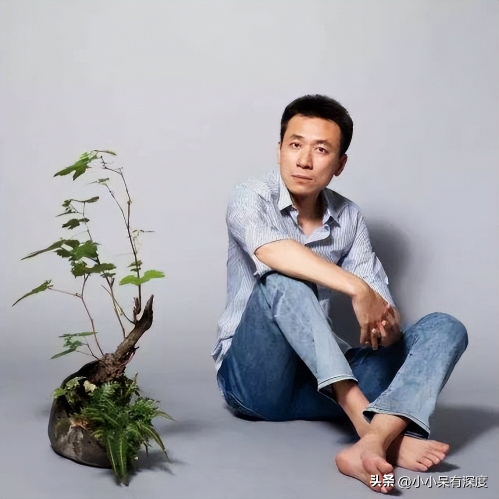 Yang Lei, the star of Dragon TV, was abandoned by Wang Wei, the owner ...