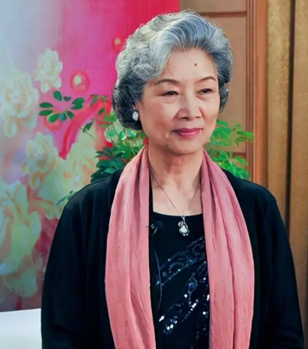 Lu Zhong has been married to her childhood sweetheart for 47 years. Her ...