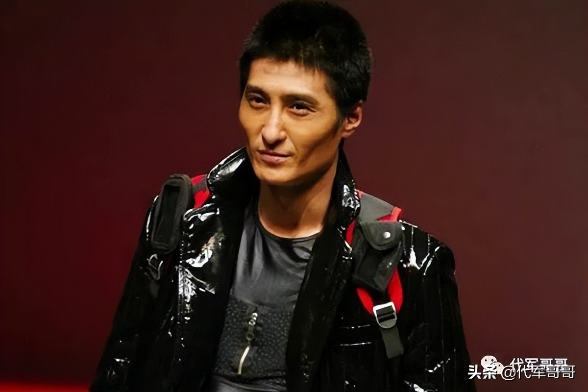 He played "New Water Margin" Lin Chong became famous, but he destroyed ...