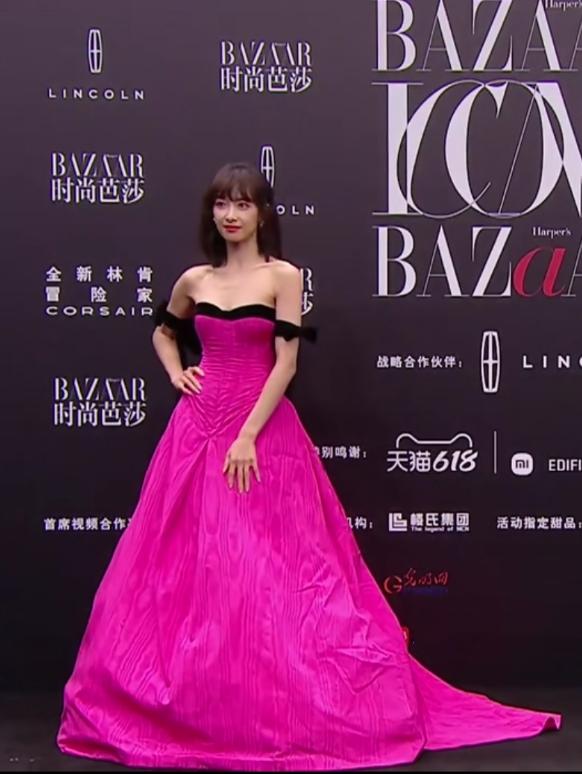 When the 35-year-old Zhao Liying stood with the 34-year-old baby, I ...