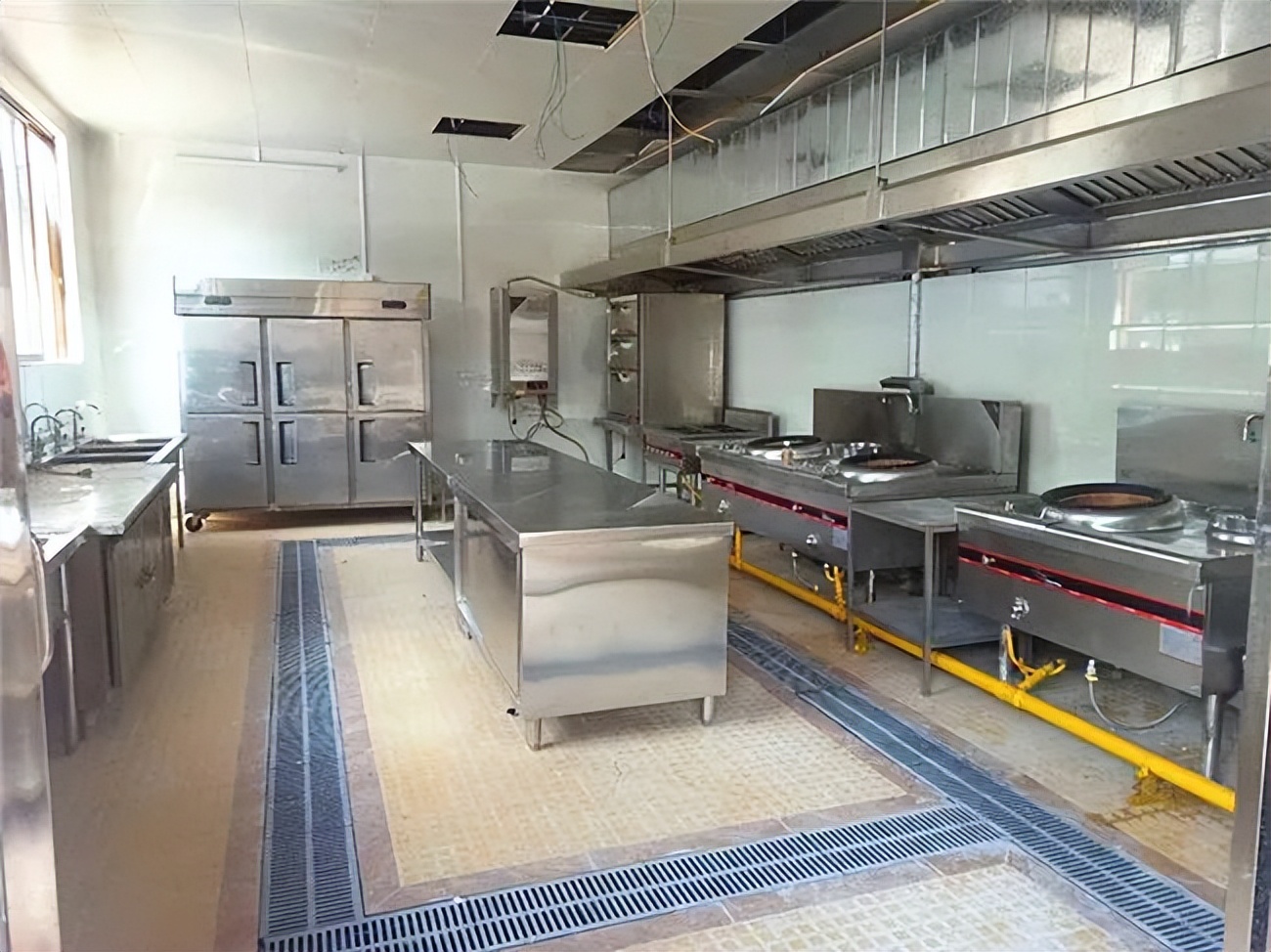 How much is the labor cost per square meter for air duct installation ...