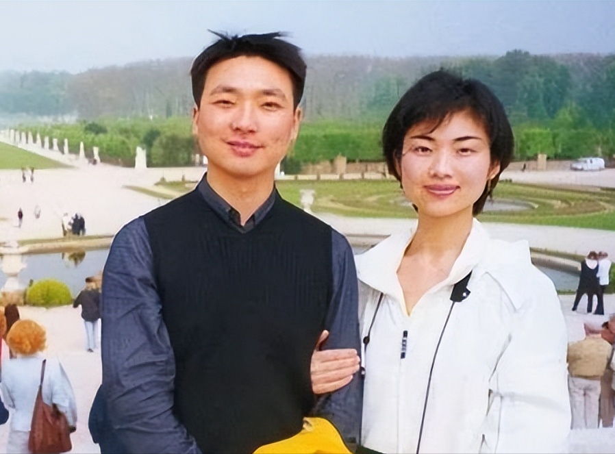 CCTV anchor Kang Hui: Married with her first love at the age of 29 - iNEWS