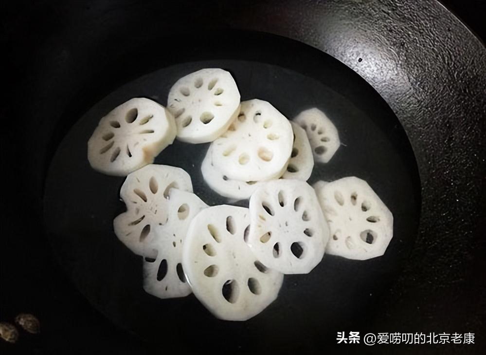 Sweet and sour lotus root slices, crisp taste, moderate sweet and sour ...