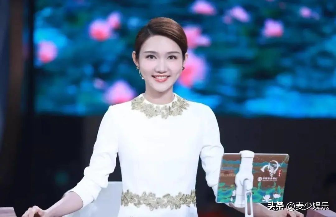 From a small local TV host to one of the top ten CCTV hosts, how can ...