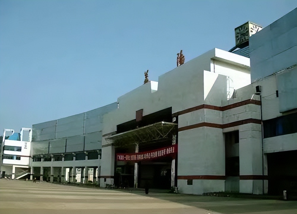 Revisiting the Land of Fish and Rice in the Seven Yiyang Chapters of ...