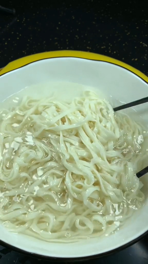 Don't always cook noodles, check out this new way of eating - iNEWS