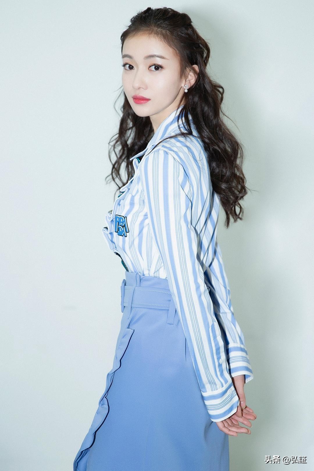 "Five catties of salt" Wu Jinyan, petite and pleasant, with outstanding ...