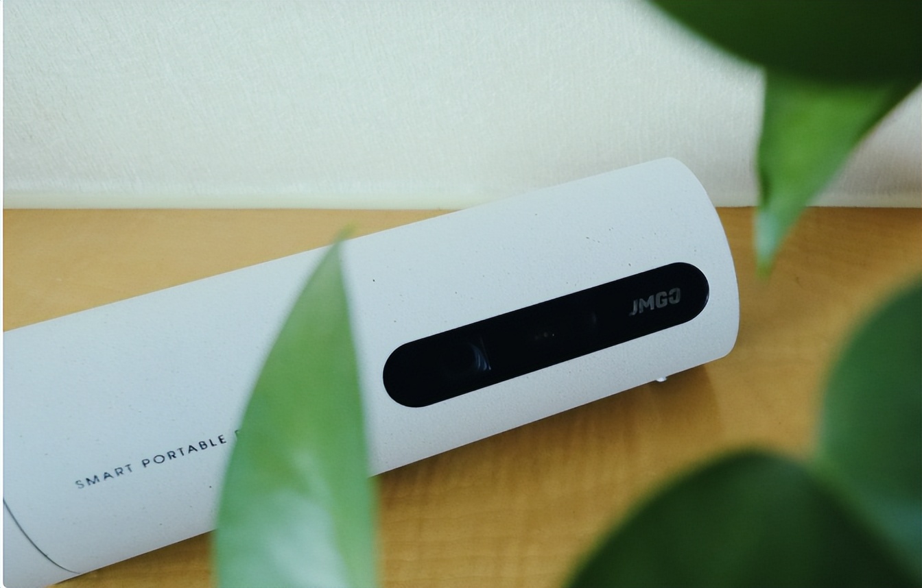 Which outdoor projector to choose?Only water cup size nuts P3S is the ...