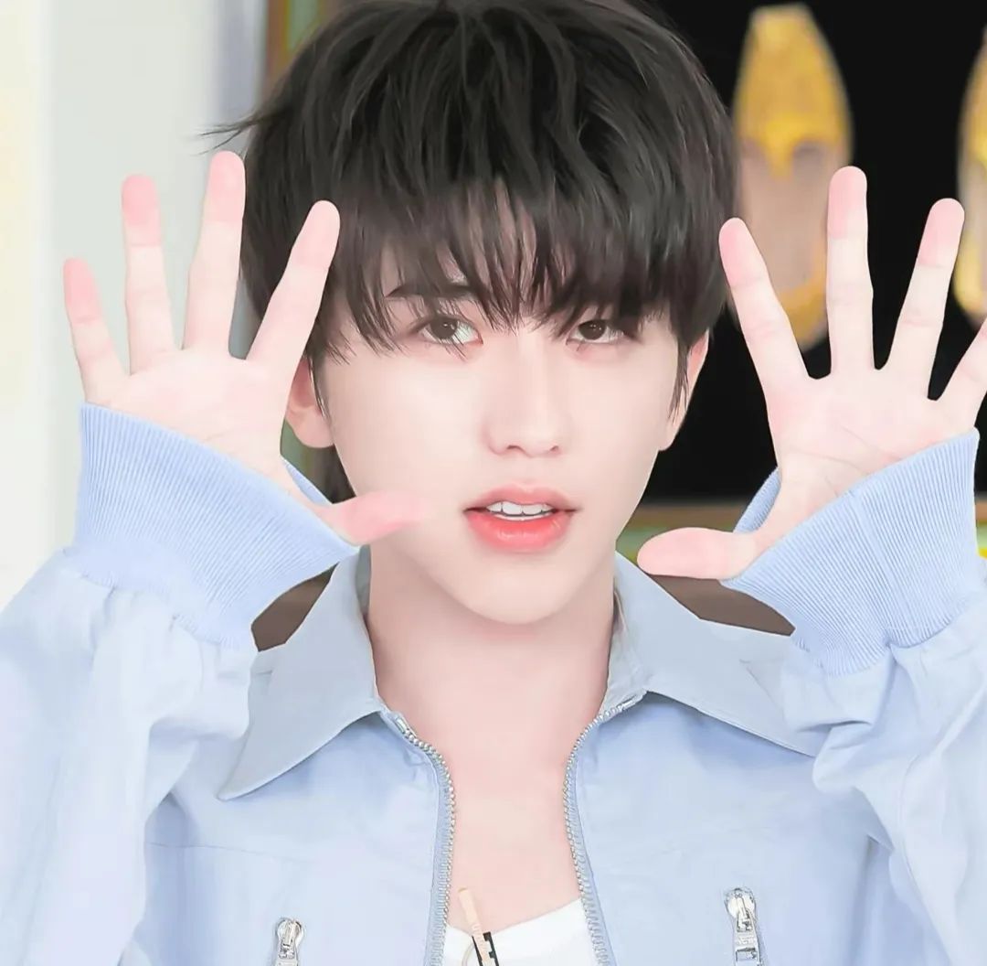 Jiaxing Yang Mi, Cai Xukun, Fan Chengcheng, Xiang Tai, Yang Di - iMedia