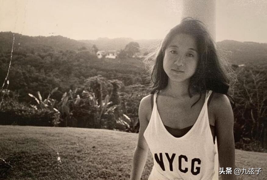 Stepping on "hate the sky" and changing her little boyfriend frequently ...