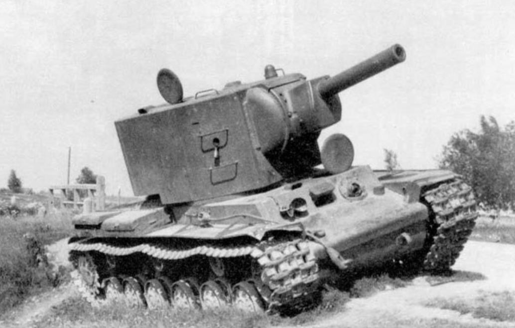 In the Battle of La Seniai, a giant tank of the Soviet army singled out ...