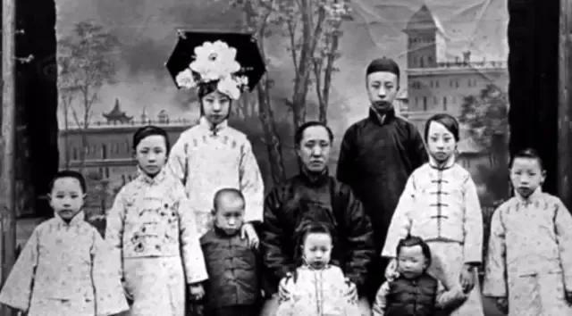 After the fall of the Qing Dynasty, what happened to the gege?These ...