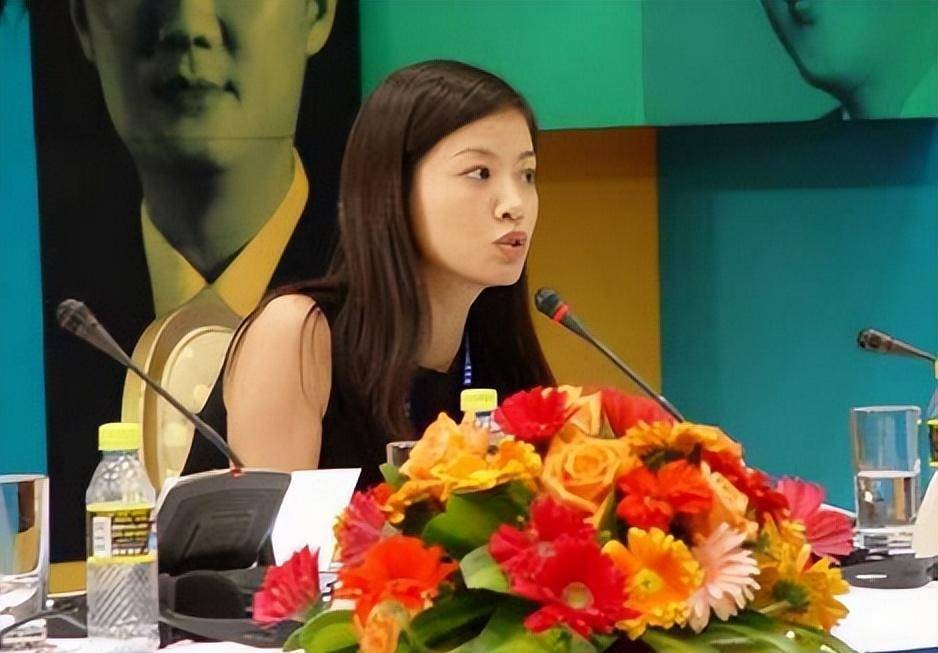 Zeng Zimo, Host of Phoenix Satellite TV: Married to Boss in 4 Years and ...