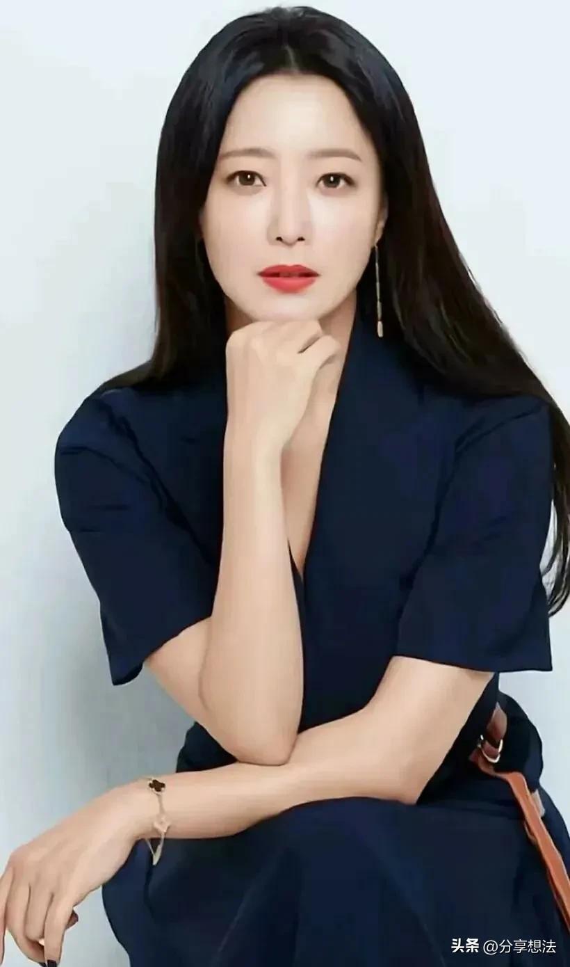 Kim Hee Sun star wallpaper! - iNEWS