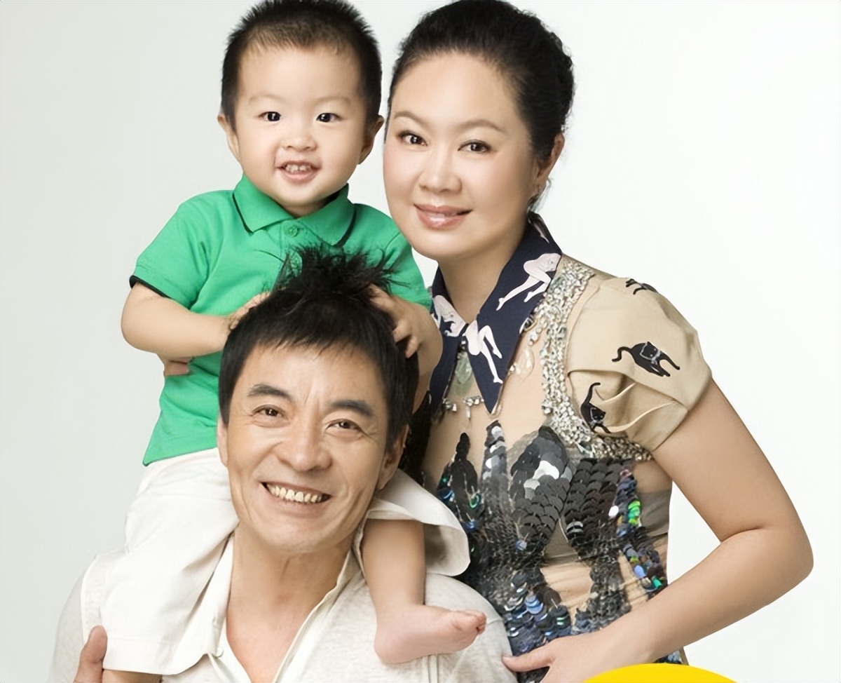 Wang Xiaoyu: Talking to Liu Wei about love between young and old - iNEWS