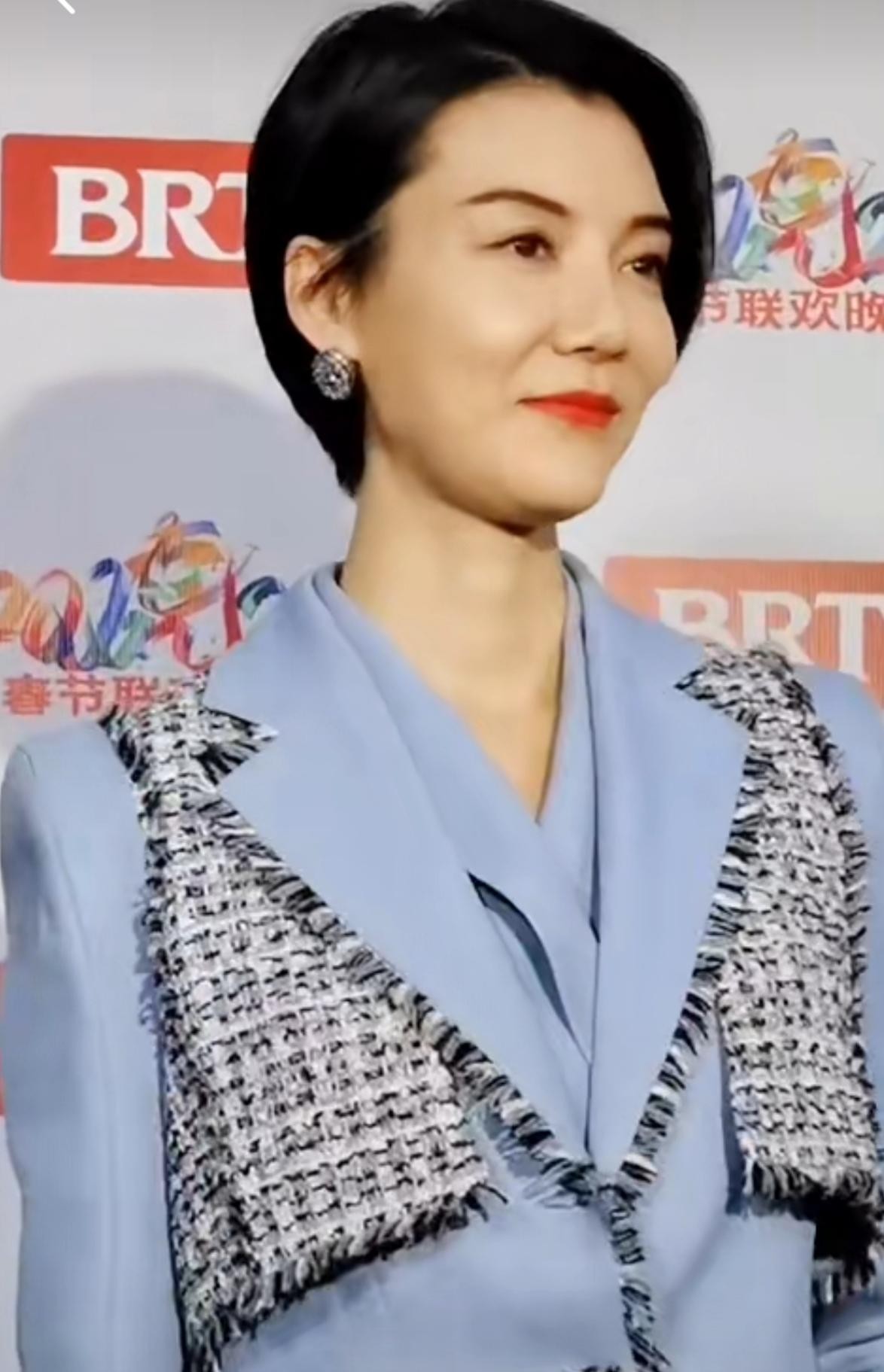 Che Xiao recorded the Spring Festival Gala of Beijing Satellite TV. She ...
