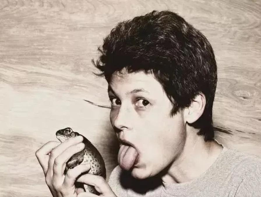 American young people are addicted to licking toads, and evolution ...