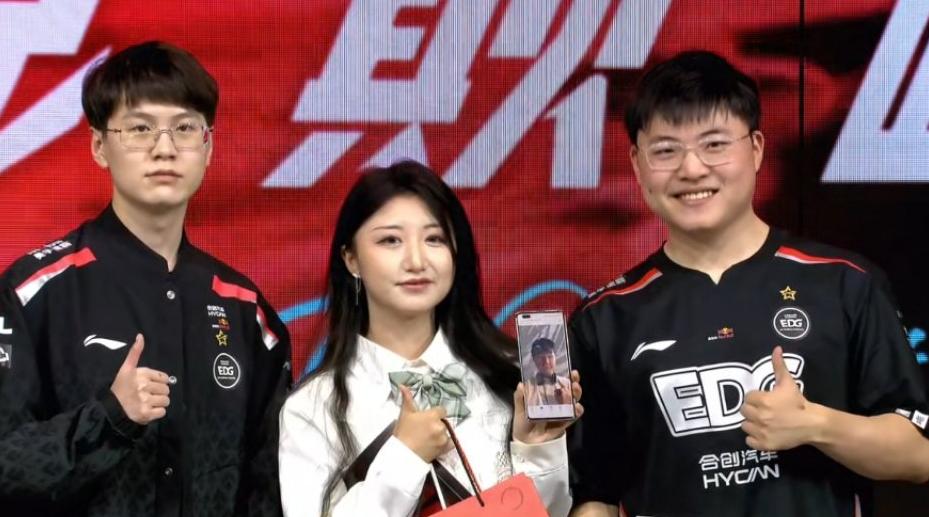 LPL gave UZI a ridiculously high score, Xiao Ming talked about partnering with Uzi, and bluntly ...