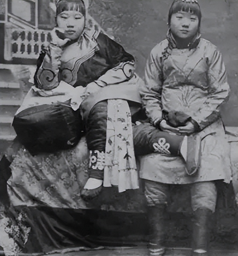 A Study on the Cultural Semantics of Manchu Food and Clothing Words - iNEWS