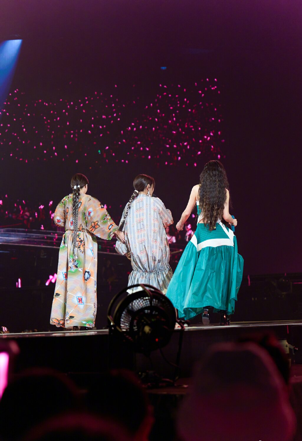 SHE reunited after four years, bringing a warm and touching concert ...