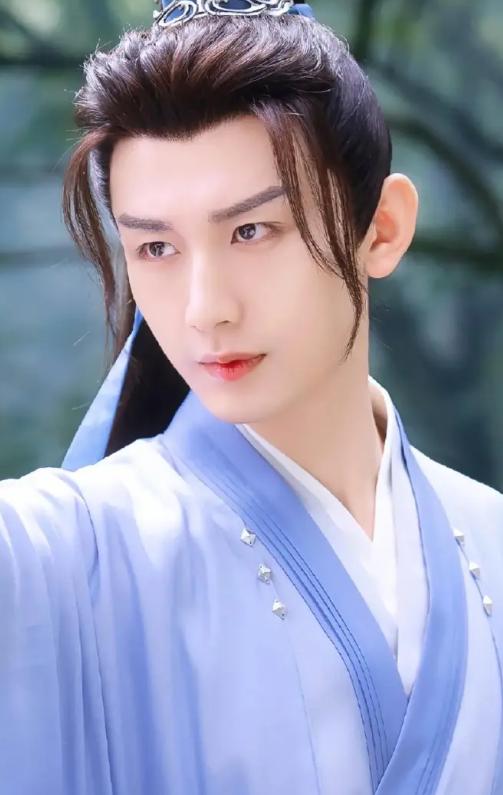 Cheng Yi went from a supporting role to the hero of a hit drama. He was ...