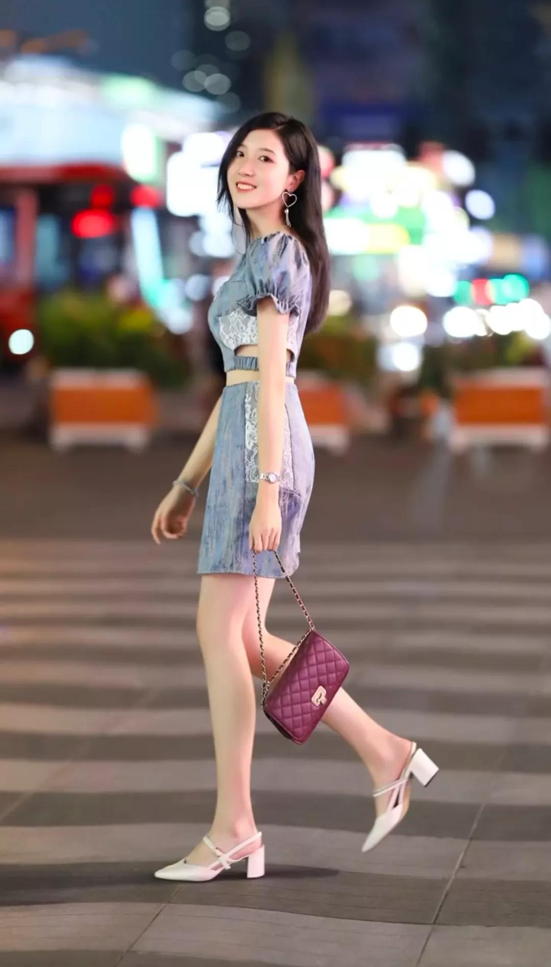 Street photo beauty, long-haired beauty, 1.70 meters tall, gentle and ...