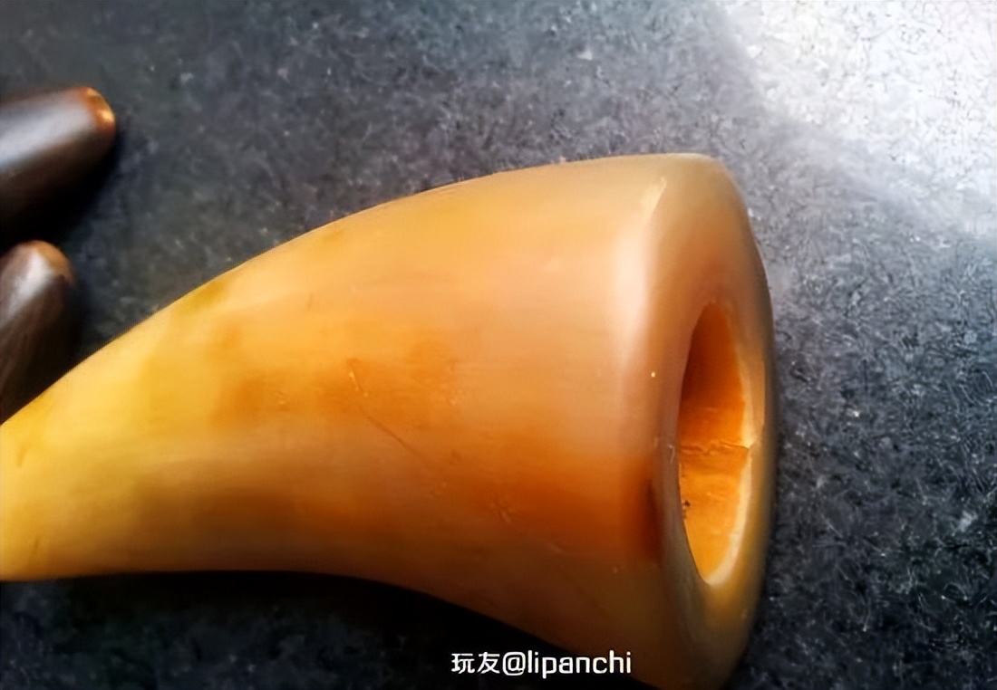 The coiled yak horns are so beautiful! - iNEWS