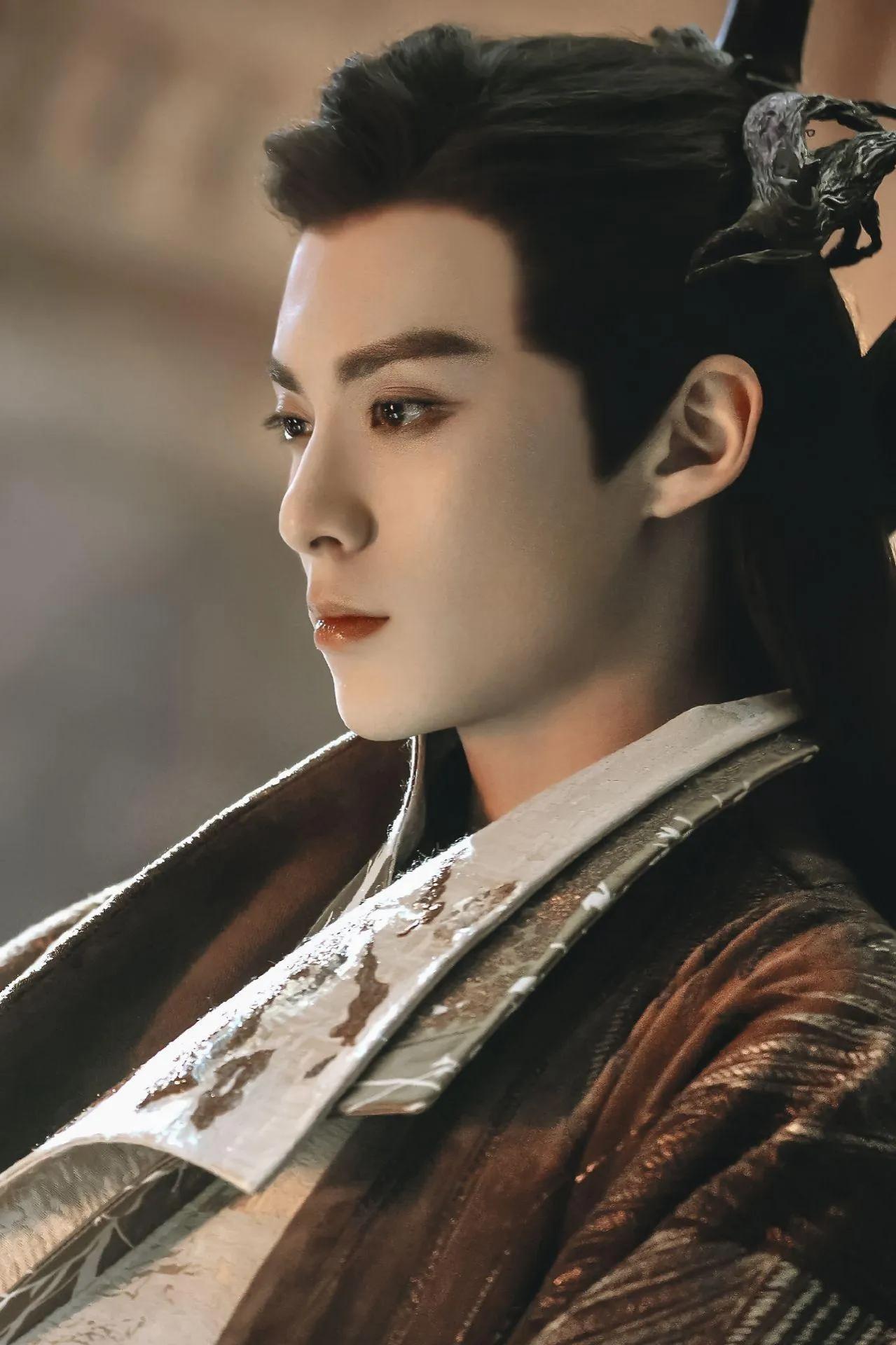 Also playing the demon king, Cheng Yi and Luo Yunxi are fascinating ...