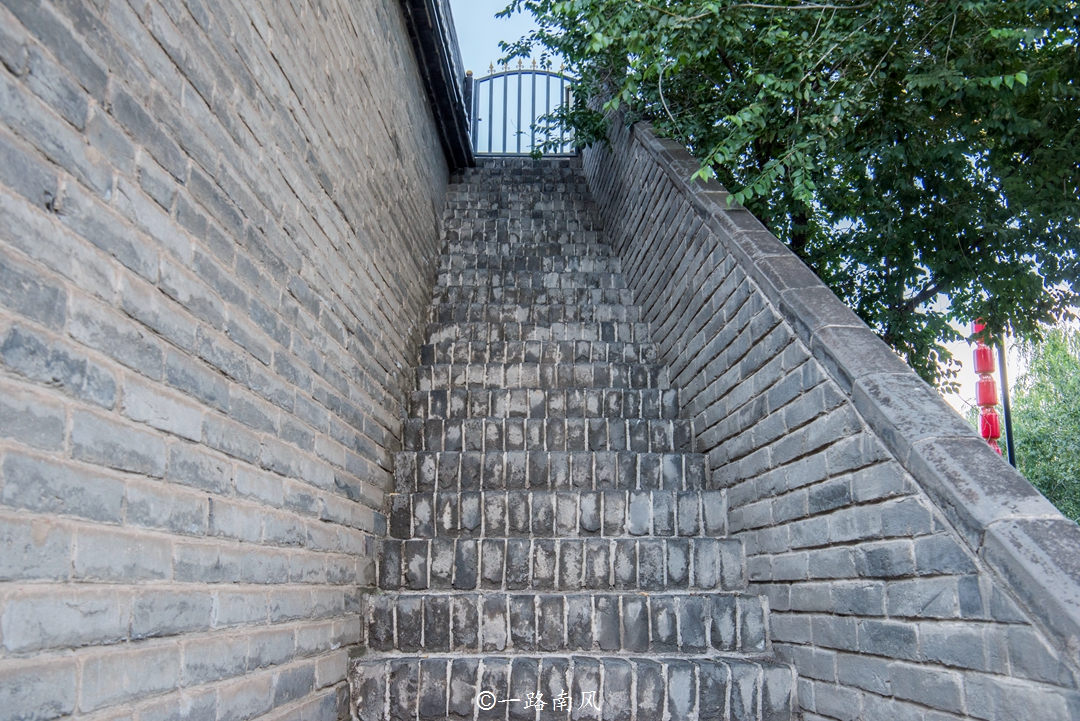 Xining is an unpopular scenic spot. The locals regard it as a landmark ...