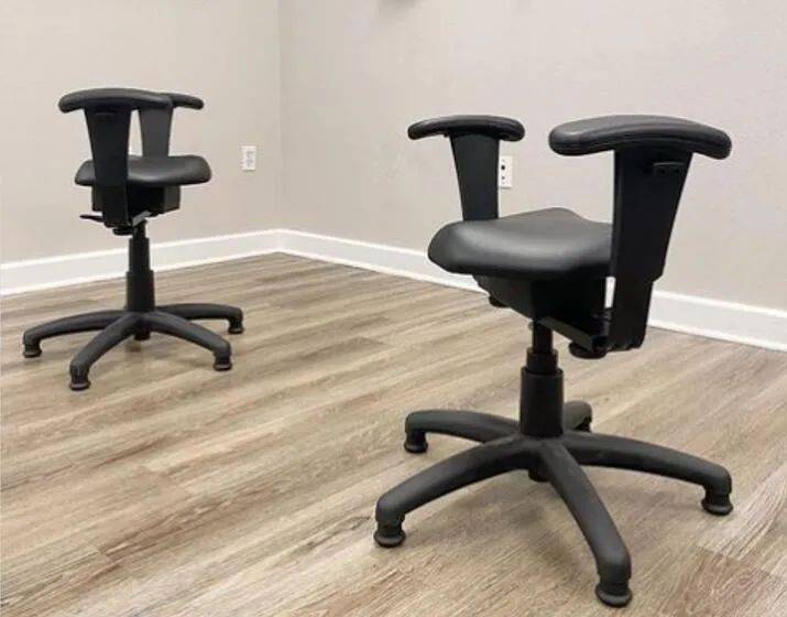 American chiropractic combined with swing training chair recovery ...