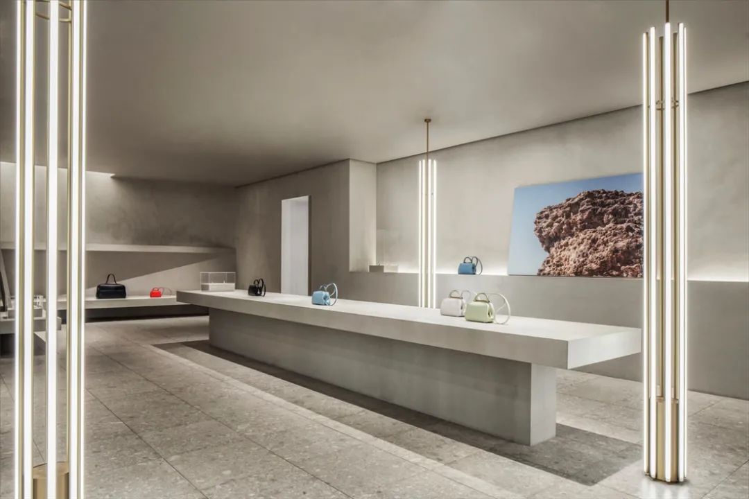VALEXTRA flagship store design in Milan - iNEWS