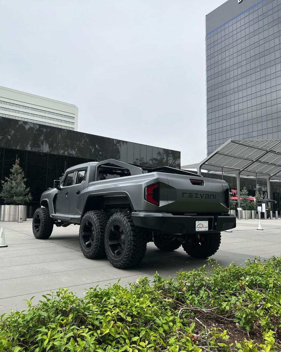 The feeling of heavily modified mech Rezvani Hercules 6X6 - iNEWS