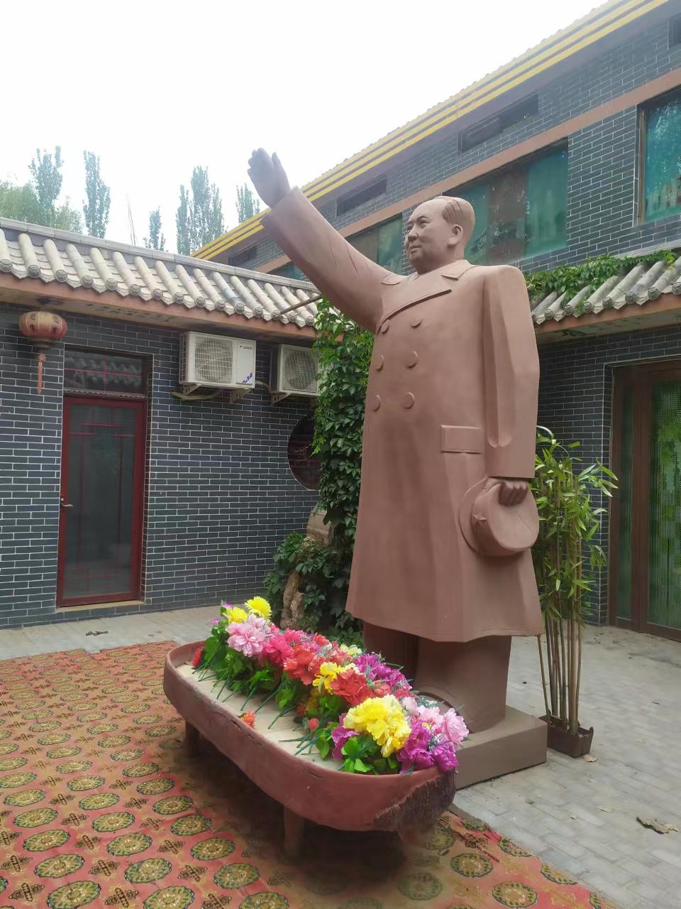 Farmer Lao Zhao and his red exhibition hall - iNEWS