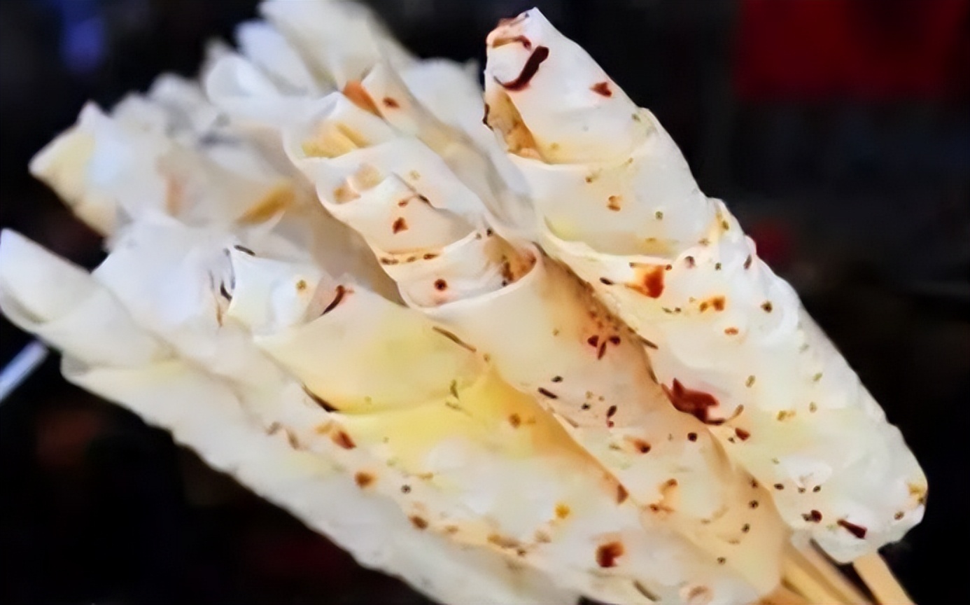 One of Dali's delicacies - milk fan - iNEWS