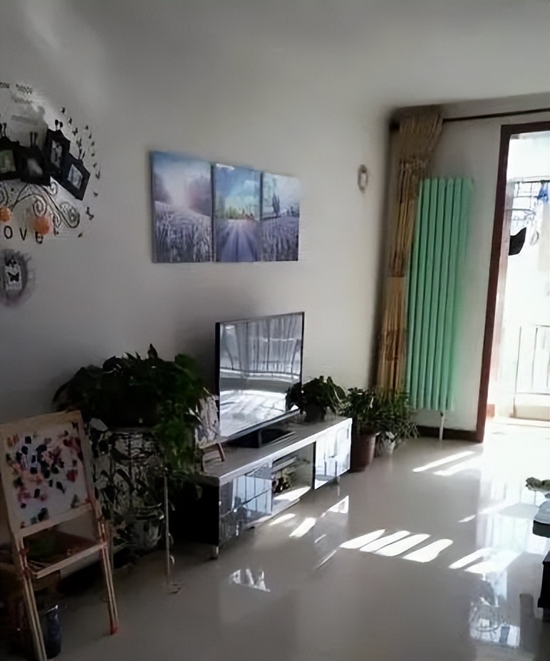 After the decoration is over, everyone in the circle of friends said ...